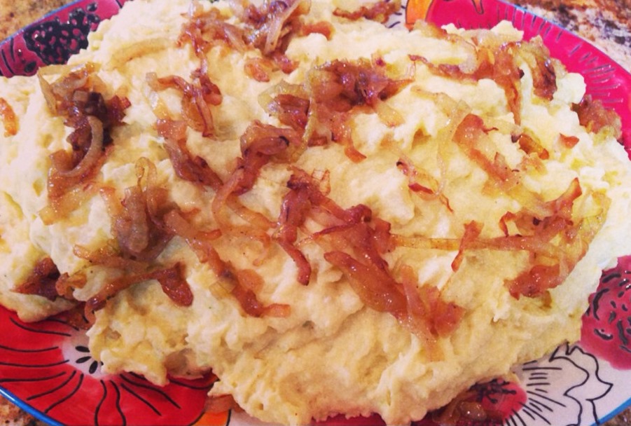 | Spicy Peruvian Yuca MashMiCocina Latina